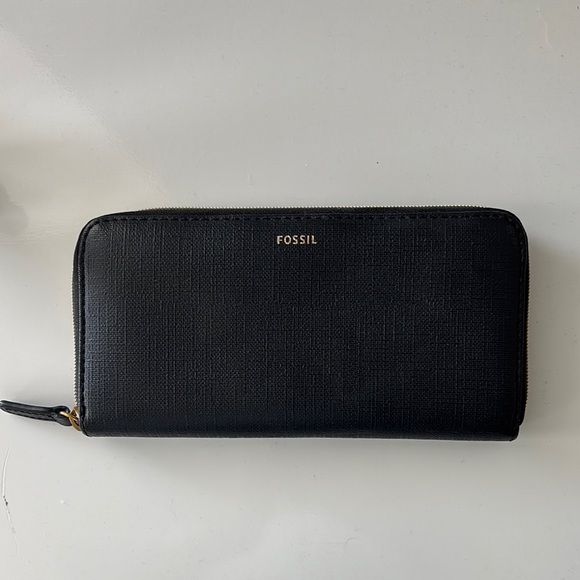 Fossil | Bags | Fossil Elegant Black Zip Wallet | Poshmark